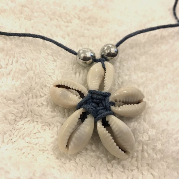 Jewelry | Puka Shell Flower Necklace Adjustable | Poshmark